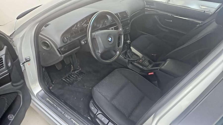 Grey BMW 520 2003 in Klaipeda, with an engine capacity of 2.17 L and mileage of 82 thousand km for 9950 €, photo 9 on AUTOMOTO.COM.LV