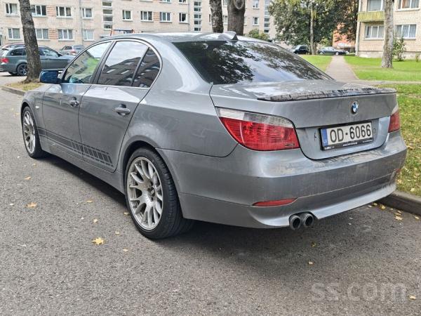 Pelēks BMW 520 2003 Preiļi, ar dzinēja tilpumu 2.20 L un nobraukumu 220 tūkst. km par 5850 €, foto 2 vietnē AUTOMOTO.COM.LV