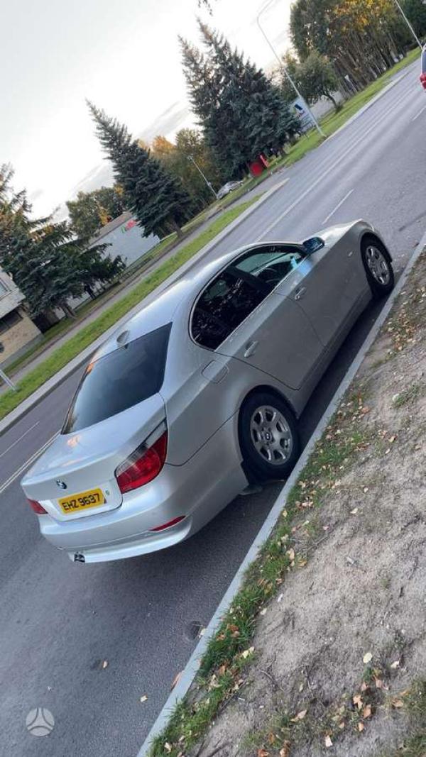 Grey BMW 520 2004 in Panevezys, with an engine capacity of 2.17 L and mileage of 240 thousand km for 3000 €, photo 4 on AUTOMOTO.COM.LV