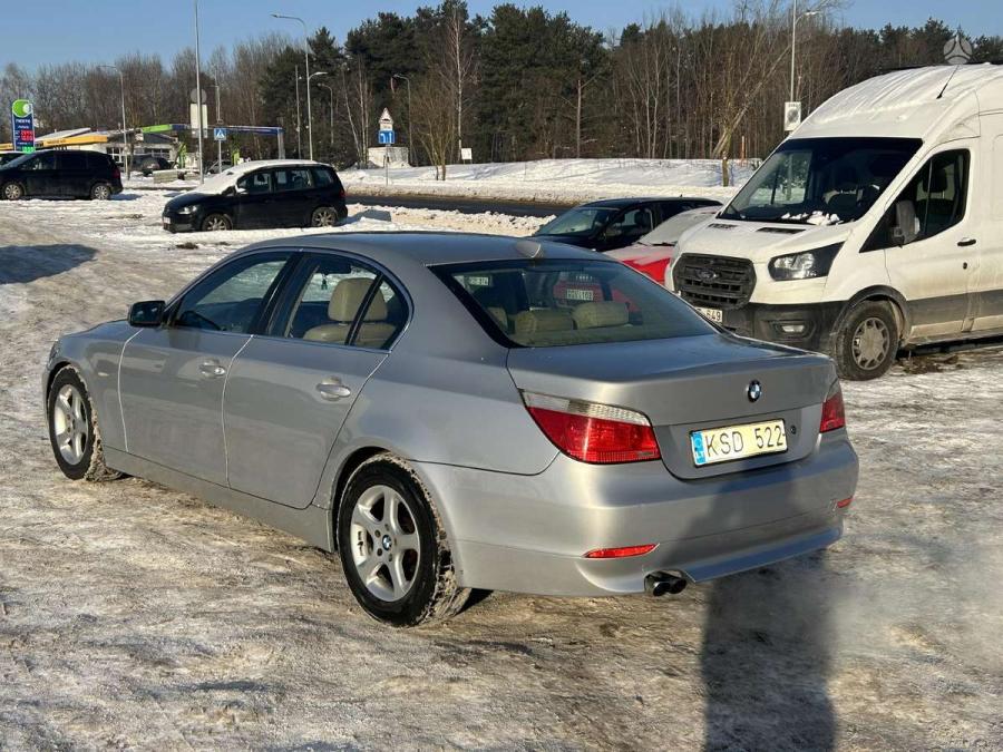 Grey BMW 520 2004 in Vilnius, with an engine capacity of 2.20 L and mileage of 308 thousand km for 1750 €, photo 6 on AUTOMOTO.COM.LV