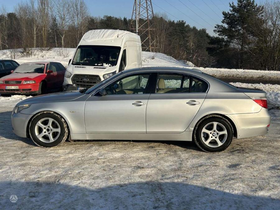 Grey BMW 520 2004 in Vilnius, with an engine capacity of 2.20 L and mileage of 308 thousand km for 1750 €, photo 8 on AUTOMOTO.COM.LV