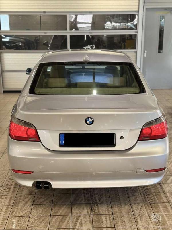 Grey BMW 520 2004 in Vilnius, with an engine capacity of 2.20 L and mileage of 308 thousand km for 1950 €, photo 4 on AUTOMOTO.COM.LV