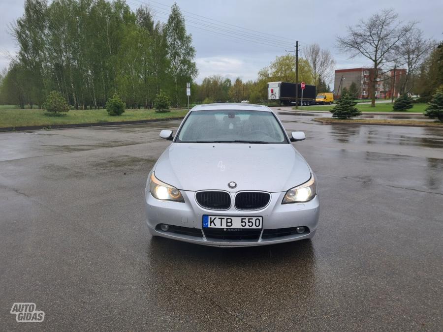 Grey BMW 520 2004 in Akmene, with an engine capacity of 2.00 L and mileage of 430 thousand km for 1650 €, photo 3 on AUTOMOTO.COM.LV