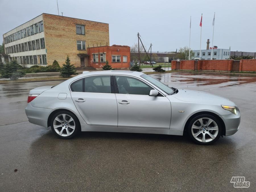 Grey BMW 520 2004 in Akmene, with an engine capacity of 2.00 L and mileage of 430 thousand km for 1650 €, photo 5 on AUTOMOTO.COM.LV