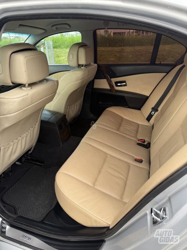 Grey BMW 520 2004 in Kaunas, with an engine capacity of 2.00 L and mileage of 363 thousand km for 2700 €, photo 6 on AUTOMOTO.COM.LV