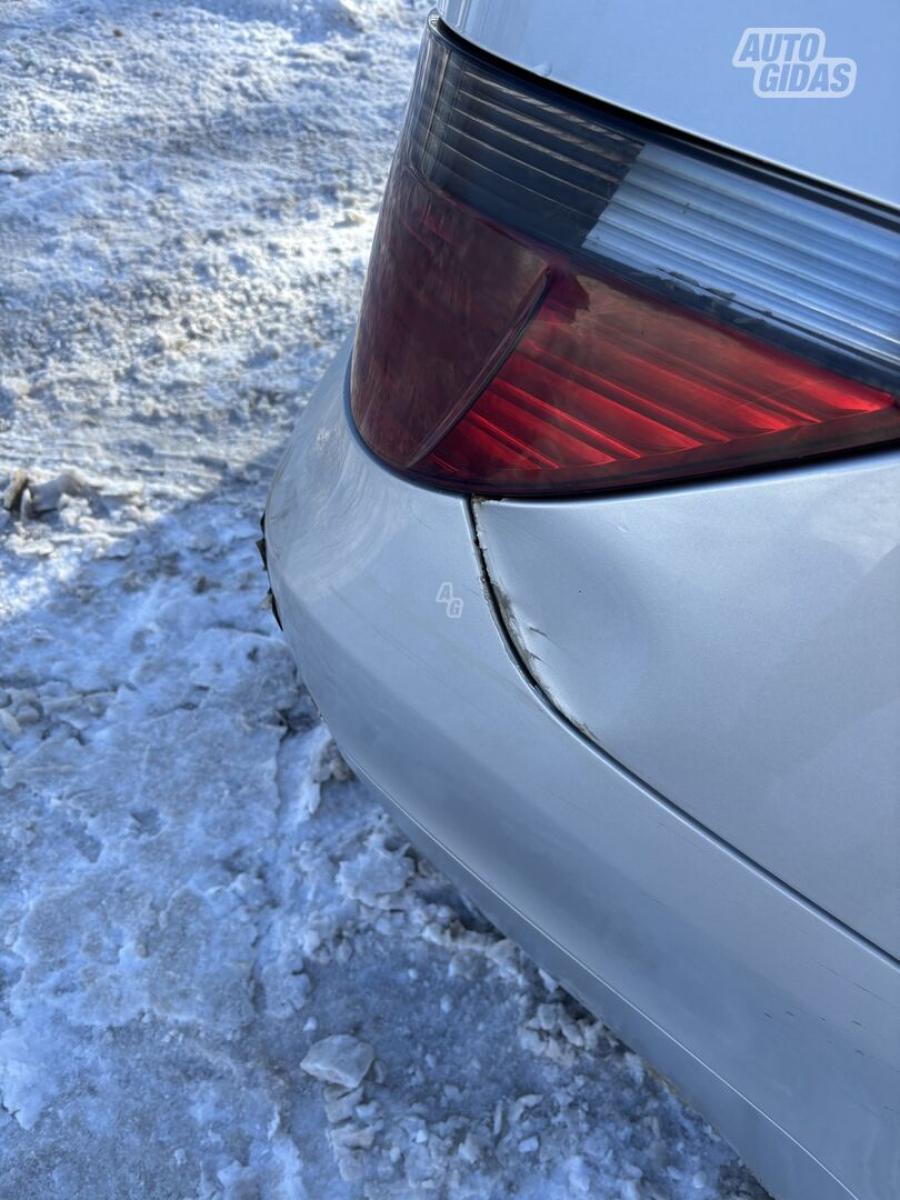 Pelēks BMW 520 2004 Tauragė, ar dzinēja tilpumu 2.20 L un nobraukumu 420 tūkst. km par 1800 €, foto 5 vietnē AUTOMOTO.COM.LV