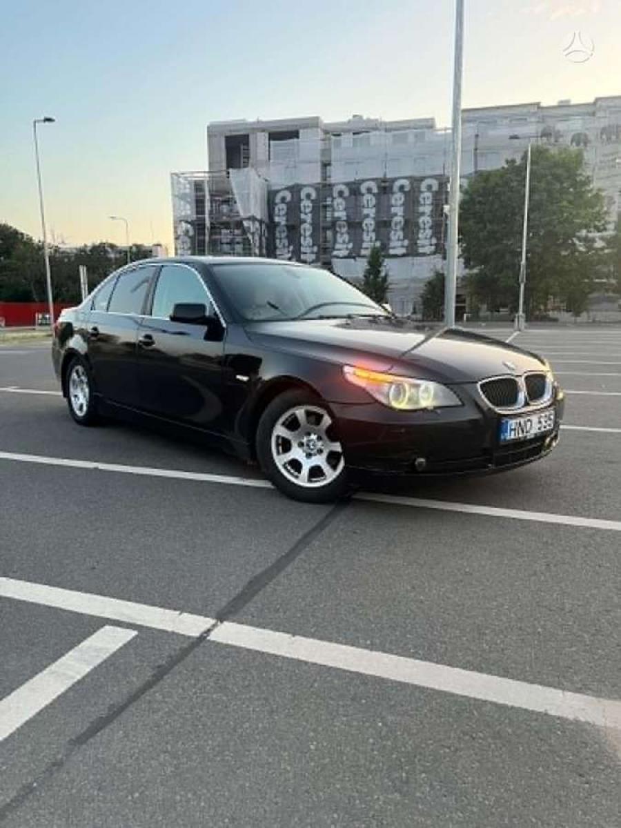 Grey BMW 520 2004 in Vilnius, with an engine capacity of 0.00 L and mileage of 328 thousand km for 2400 €, photo 5 on AUTOMOTO.COM.LV