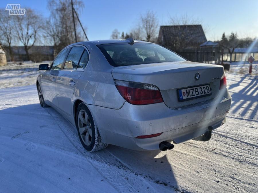 Grey BMW 520 2005 in Ariogala, with an engine capacity of 2.20 L and mileage of 293 thousand km for 1400 €, photo 4 on AUTOMOTO.COM.LV