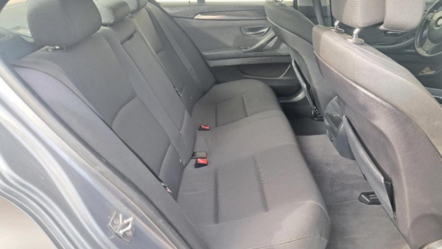 Pelēks BMW 520 2005 Rīga, ar dzinēja tilpumu 2.00 L un nobraukumu 235 tūkst. km par 7150 €, foto 3 vietnē AUTOMOTO.COM.LV