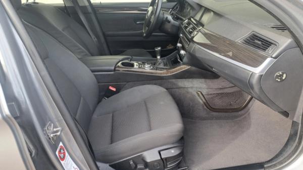 Pelēks BMW 520 2005 Rīga, ar dzinēja tilpumu 2.00 L un nobraukumu 235 tūkst. km par 7150 €, foto 3 vietnē AUTOMOTO.COM.LV