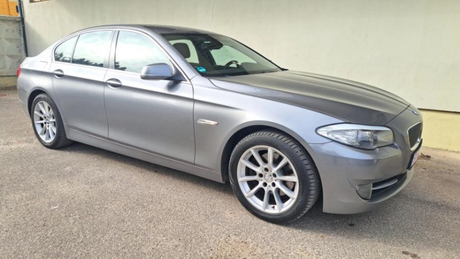 Pelēks BMW 520 2005 Rīga, ar dzinēja tilpumu 2.00 L un nobraukumu 235 tūkst. km par 7150 €, foto 5 vietnē AUTOMOTO.COM.LV