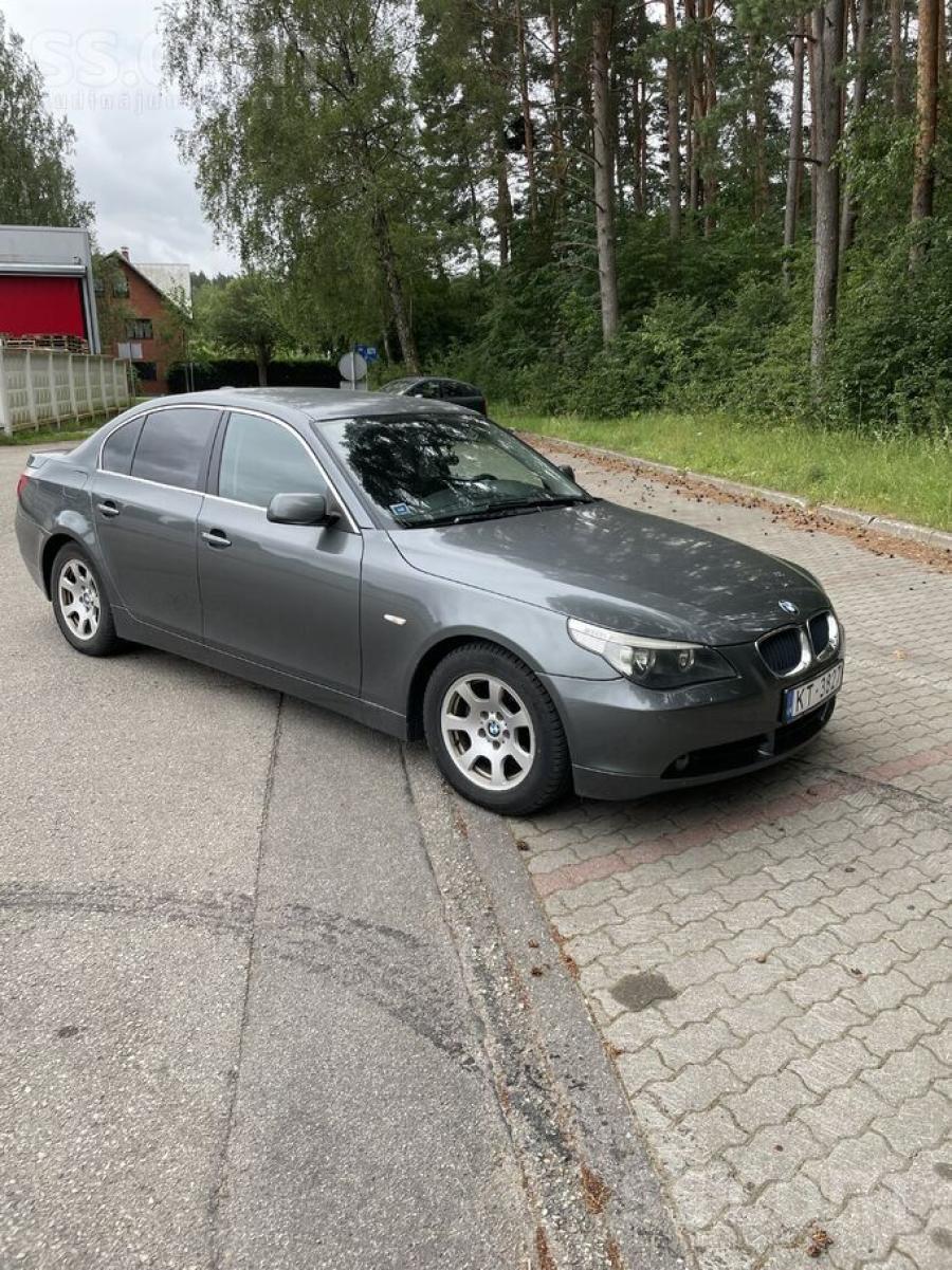 Grey BMW 520 2006 in Riga, with an engine capacity of 2.00 L and mileage of 275 thousand km for 4200 €, photo 2 on AUTOMOTO.COM.LV