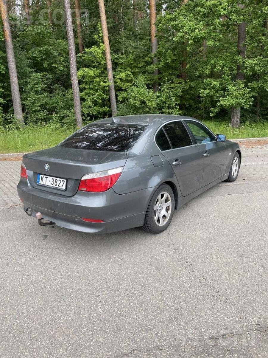 Grey BMW 520 2006 in Riga, with an engine capacity of 2.00 L and mileage of 275 thousand km for 4200 €, photo 4 on AUTOMOTO.COM.LV