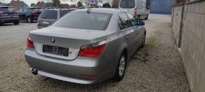 Grey BMW 520 2006 in Utena, with an engine capacity of 2.00 L and mileage of 268 thousand km for 2600 €, photo 3 on AUTOMOTO.COM.LV
