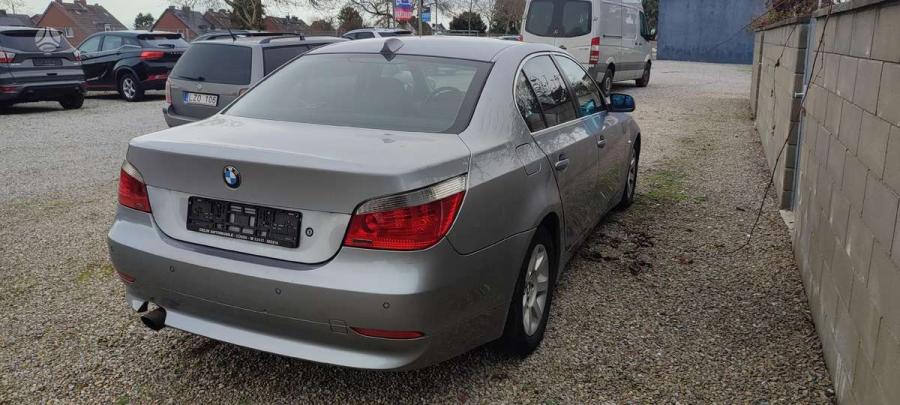 Grey BMW 520 2006 in Utena, with an engine capacity of 2.00 L and mileage of 268 thousand km for 2600 €, photo 3 on AUTOMOTO.COM.LV