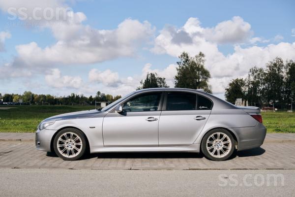Grey BMW 520 2006 in Riga, with an engine capacity of 2.00 L and mileage of 296 thousand km for 5500 €, photo 5 on AUTOMOTO.COM.LV
