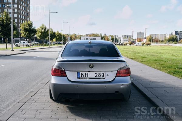 Grey BMW 520 2006 in Riga, with an engine capacity of 2.00 L and mileage of 296 thousand km for 5500 €, photo 7 on AUTOMOTO.COM.LV