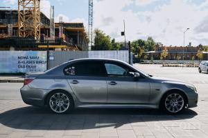 Pelēks BMW 520 2006 Rīga, ar dzinēja tilpumu 2.00 L un nobraukumu 296 tūkst. km par 5500 €, foto 9 vietnē AUTOMOTO.COM.LV