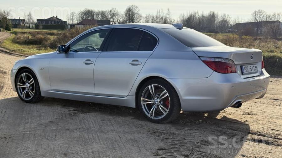 Grey BMW 520 2007 in Daugavpils, with an engine capacity of 2.00 L and mileage of 282 thousand km for 5300 €, photo 4 on AUTOMOTO.COM.LV