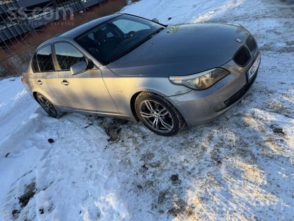 Grey BMW 520 2007 in Riga, with an engine capacity of 2.00 L and mileage of 280 thousand km for 4000 €, photo 2 on AUTOMOTO.COM.LV