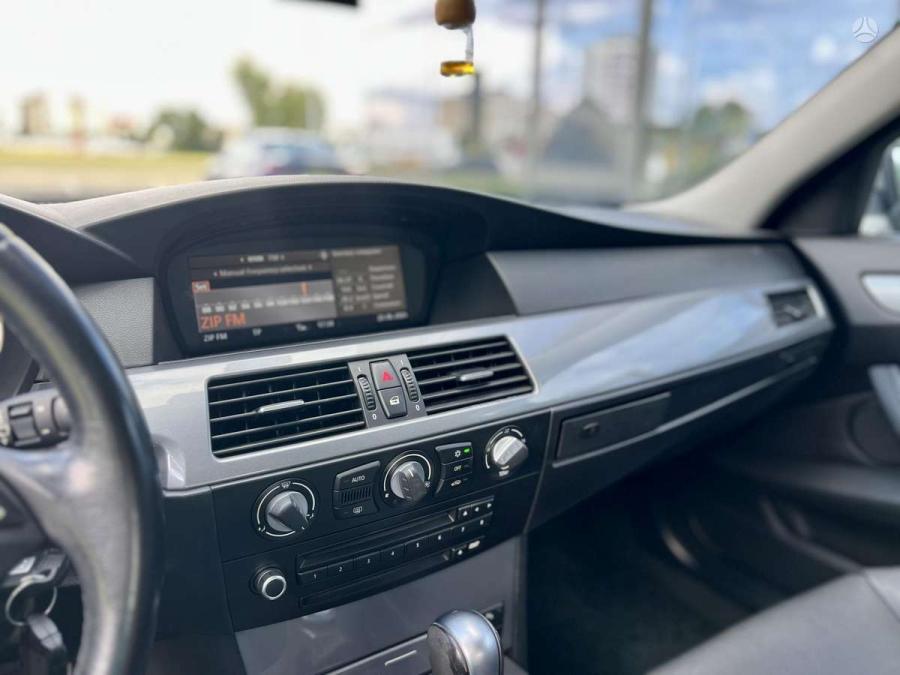 Pelēks BMW 520 2007 Kauņa, ar dzinēja tilpumu 0.00 L un nobraukumu 249 tūkst. km par 4550 €, foto 17 vietnē AUTOMOTO.COM.LV