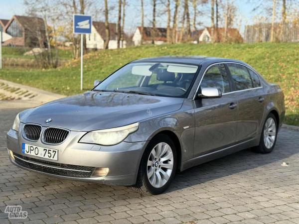 Grey BMW 520 2008 in Silute, with an engine capacity of 2.00 L and mileage of 320 thousand km for 3900 €, photo 9 on AUTOMOTO.COM.LV