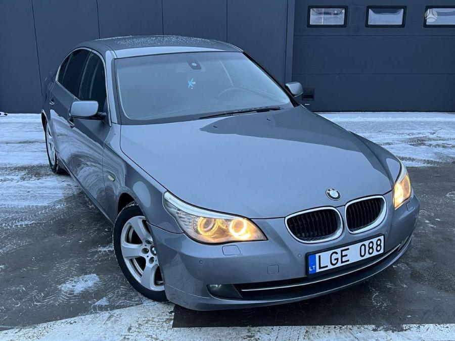 Grey BMW 520 2008 in Kaunas, with an engine capacity of 2.00 L and mileage of 423 thousand km for 4150 €, photo 1 on AUTOMOTO.COM.LV