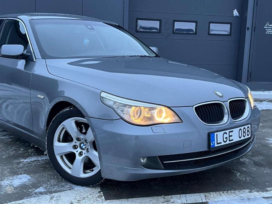 Grey BMW 520 2008 in Kaunas, with an engine capacity of 2.00 L and mileage of 423 thousand km for 4150 €, photo 3 on AUTOMOTO.COM.LV