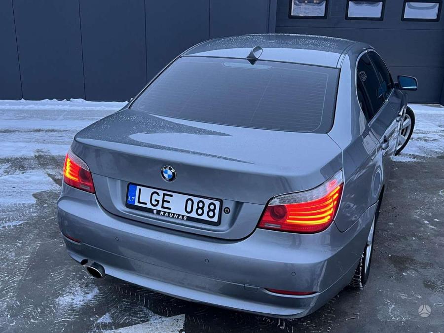 Grey BMW 520 2008 in Kaunas, with an engine capacity of 2.00 L and mileage of 423 thousand km for 4150 €, photo 10 on AUTOMOTO.COM.LV