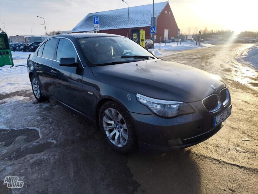 Pelēks BMW 520 2008 Šauļi, ar dzinēja tilpumu 2.00 L un nobraukumu 320 tūkst. km par 3650 €, foto 3 vietnē AUTOMOTO.COM.LV