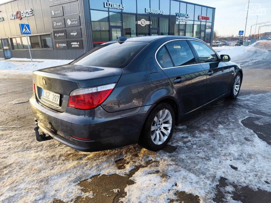 Pelēks BMW 520 2008 Šauļi, ar dzinēja tilpumu 2.00 L un nobraukumu 320 tūkst. km par 3650 €, foto 4 vietnē AUTOMOTO.COM.LV