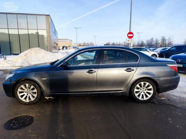 Grey BMW 520 2008 in Siauliai, with an engine capacity of 2.00 L and mileage of 320 thousand km for 3650 €, photo 7 on AUTOMOTO.COM.LV