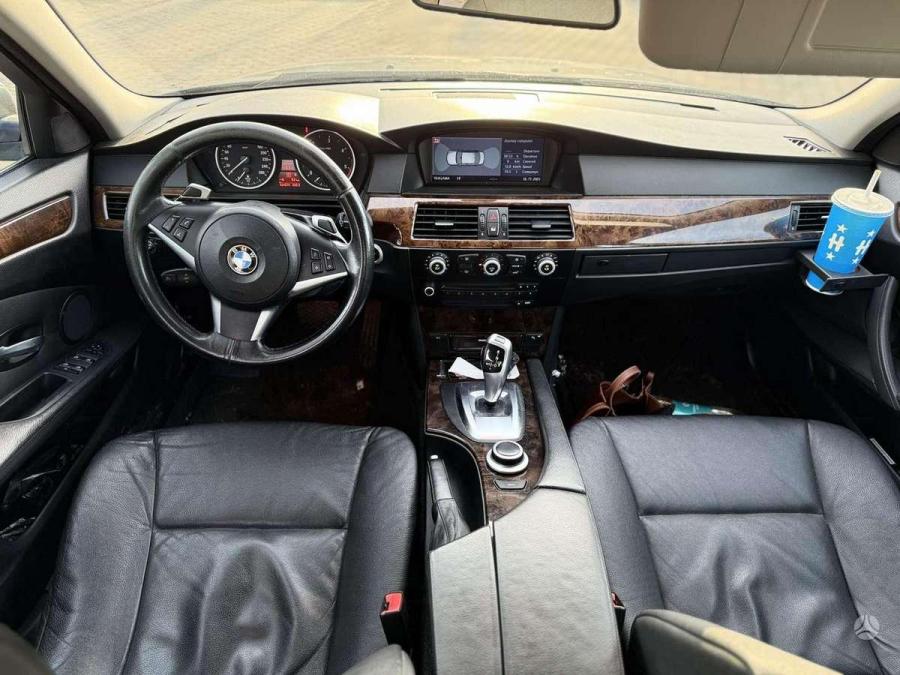 Pelēks BMW 520 2008 Šilutė, ar dzinēja tilpumu 2.00 L un nobraukumu 320 tūkst. km par 3850 €, foto 10 vietnē AUTOMOTO.COM.LV