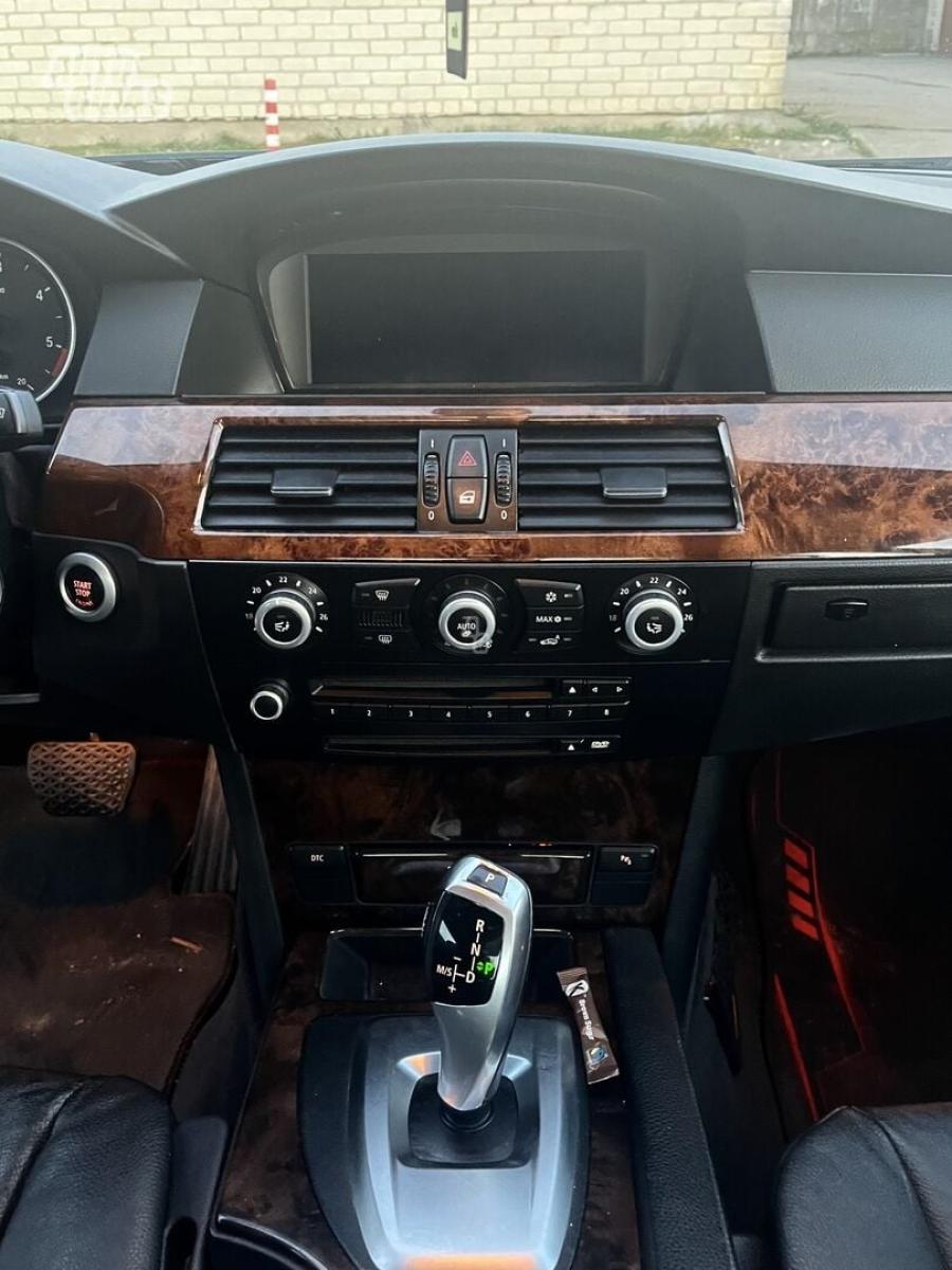 Pelēks BMW 520 2008 Klaipėda, ar dzinēja tilpumu 2.00 L un nobraukumu 326 tūkst. km par 3700 €, foto 12 vietnē AUTOMOTO.COM.LV