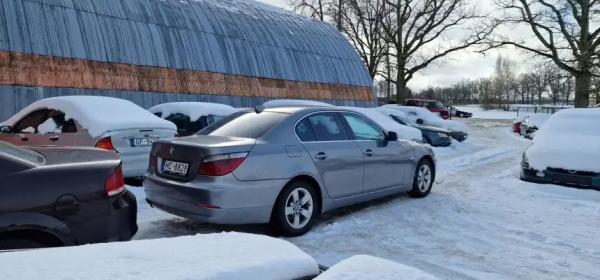 Grey BMW 520 2008 in Valmiera, with an engine capacity of 2.00 L and mileage of 372 thousand km for 4200 €, photo 3 on AUTOMOTO.COM.LV