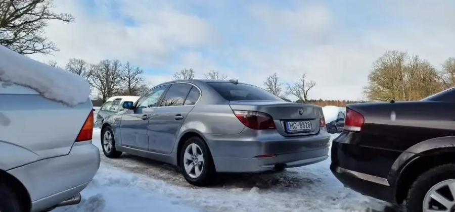 Grey BMW 520 2008 in Valmiera, with an engine capacity of 2.00 L and mileage of 372 thousand km for 4200 €, photo 5 on AUTOMOTO.COM.LV