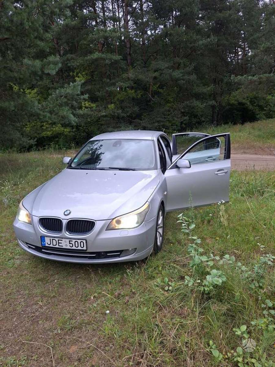 Grey BMW 520 2008 in Vilnius, with an engine capacity of 2.00 L and mileage of 312 thousand km for 4900 €, photo 4 on AUTOMOTO.COM.LV