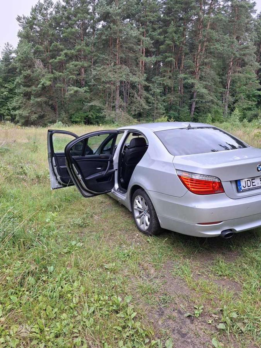 Grey BMW 520 2008 in Vilnius, with an engine capacity of 2.00 L and mileage of 312 thousand km for 4900 €, photo 5 on AUTOMOTO.COM.LV