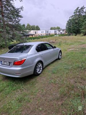 Grey BMW 520 2008 in Vilnius, with an engine capacity of 2.00 L and mileage of 312 thousand km for 4900 €, photo 7 on AUTOMOTO.COM.LV