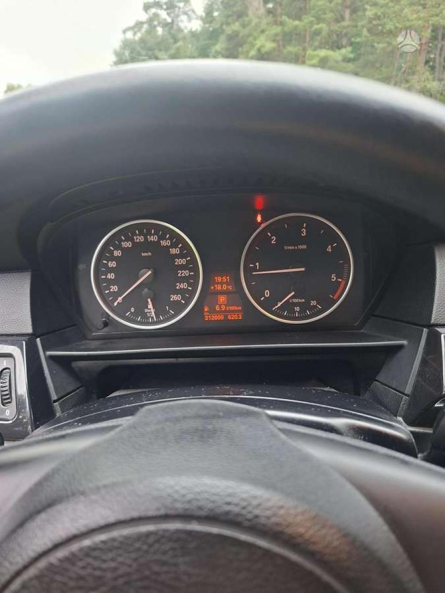 Grey BMW 520 2008 in Vilnius, with an engine capacity of 2.00 L and mileage of 312 thousand km for 4900 €, photo 11 on AUTOMOTO.COM.LV