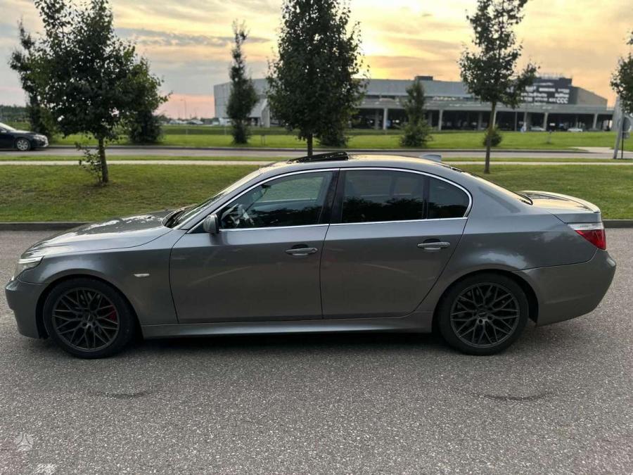 Grey BMW 520 2008 in Vilnius, with an engine capacity of 2.00 L and mileage of 387 thousand km for 5500 €, photo 6 on AUTOMOTO.COM.LV