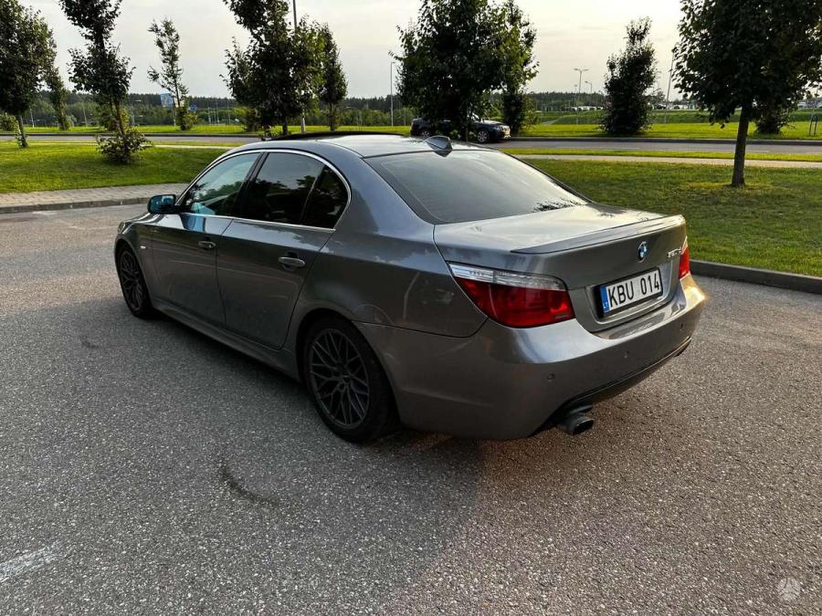 Grey BMW 520 2008 in Vilnius, with an engine capacity of 2.00 L and mileage of 387 thousand km for 5500 €, photo 10 on AUTOMOTO.COM.LV