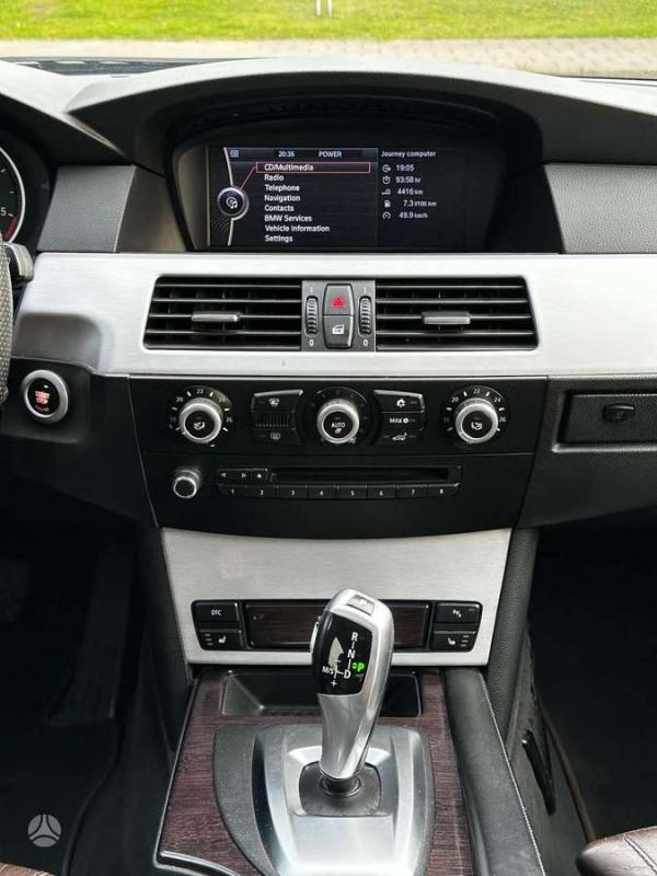 Grey BMW 520 2008 in Vilnius, with an engine capacity of 2.00 L and mileage of 387 thousand km for 5500 €, photo 10 on AUTOMOTO.COM.LV