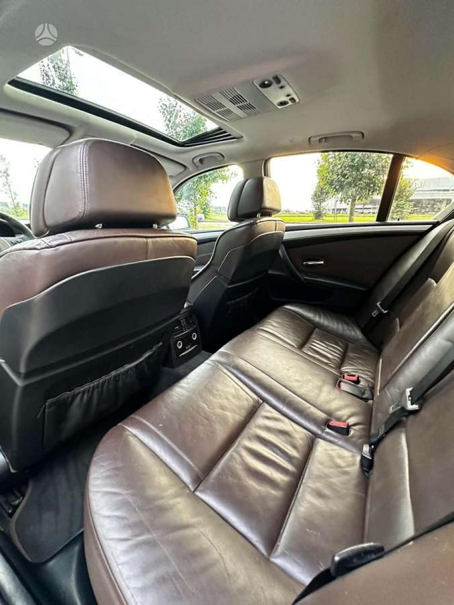 Grey BMW 520 2008 in Vilnius, with an engine capacity of 2.00 L and mileage of 387 thousand km for 5500 €, photo 13 on AUTOMOTO.COM.LV