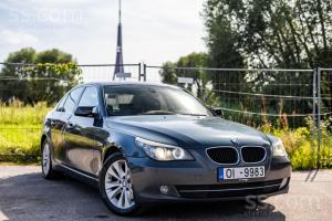 Grey BMW 520 2008 in Riga, with an engine capacity of 2.00 L and mileage of 419 thousand km for 6800 €, photo 3 on AUTOMOTO.COM.LV