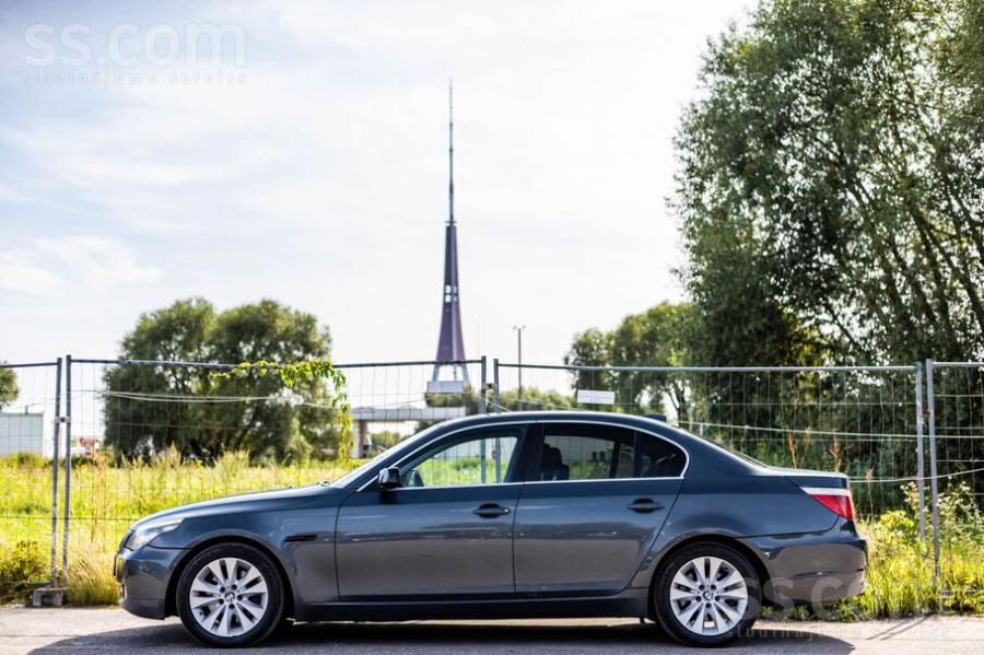 Grey BMW 520 2008 in Riga, with an engine capacity of 2.00 L and mileage of 419 thousand km for 6800 €, photo 5 on AUTOMOTO.COM.LV