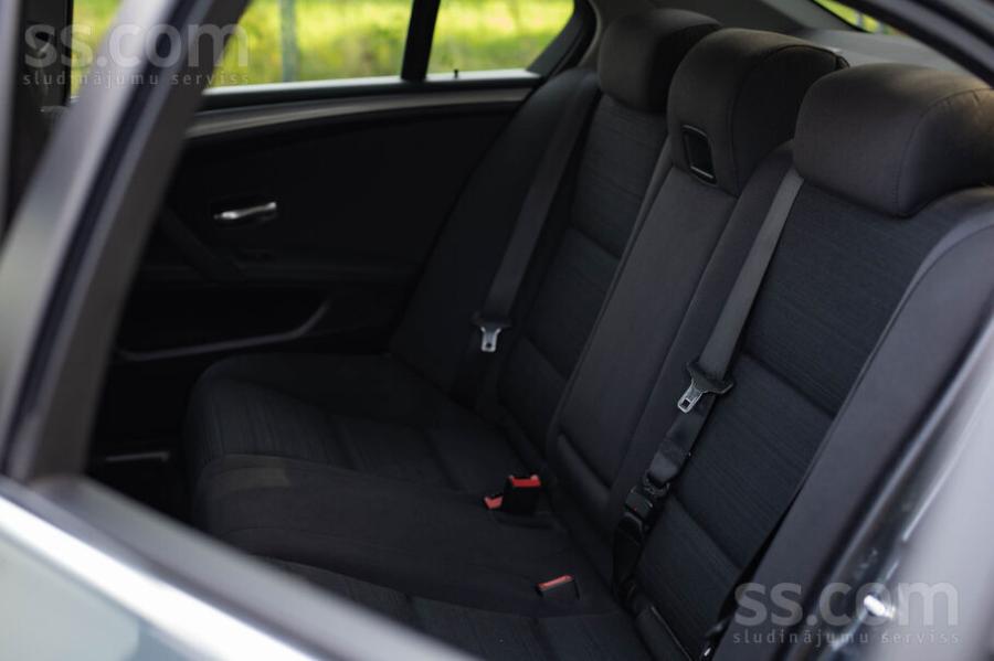 Grey BMW 520 2008 in Riga, with an engine capacity of 2.00 L and mileage of 419 thousand km for 6800 €, photo 11 on AUTOMOTO.COM.LV