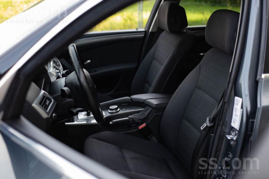 Grey BMW 520 2008 in Riga, with an engine capacity of 2.00 L and mileage of 419 thousand km for 6800 €, photo 12 on AUTOMOTO.COM.LV