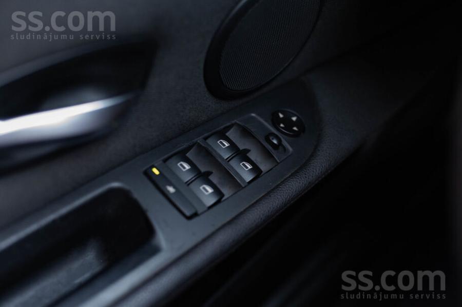 Grey BMW 520 2008 in Riga, with an engine capacity of 2.00 L and mileage of 419 thousand km for 6800 €, photo 15 on AUTOMOTO.COM.LV
