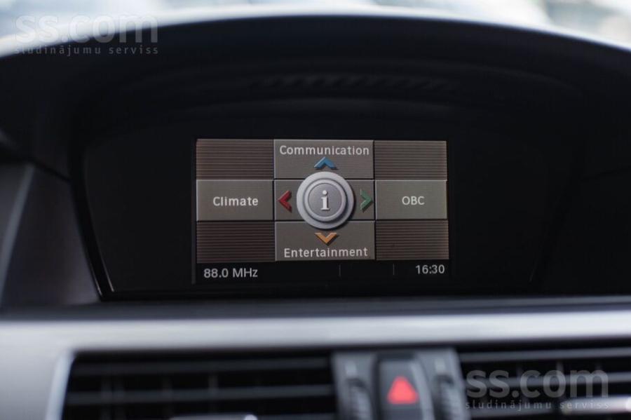 Grey BMW 520 2008 in Riga, with an engine capacity of 2.00 L and mileage of 419 thousand km for 6800 €, photo 22 on AUTOMOTO.COM.LV